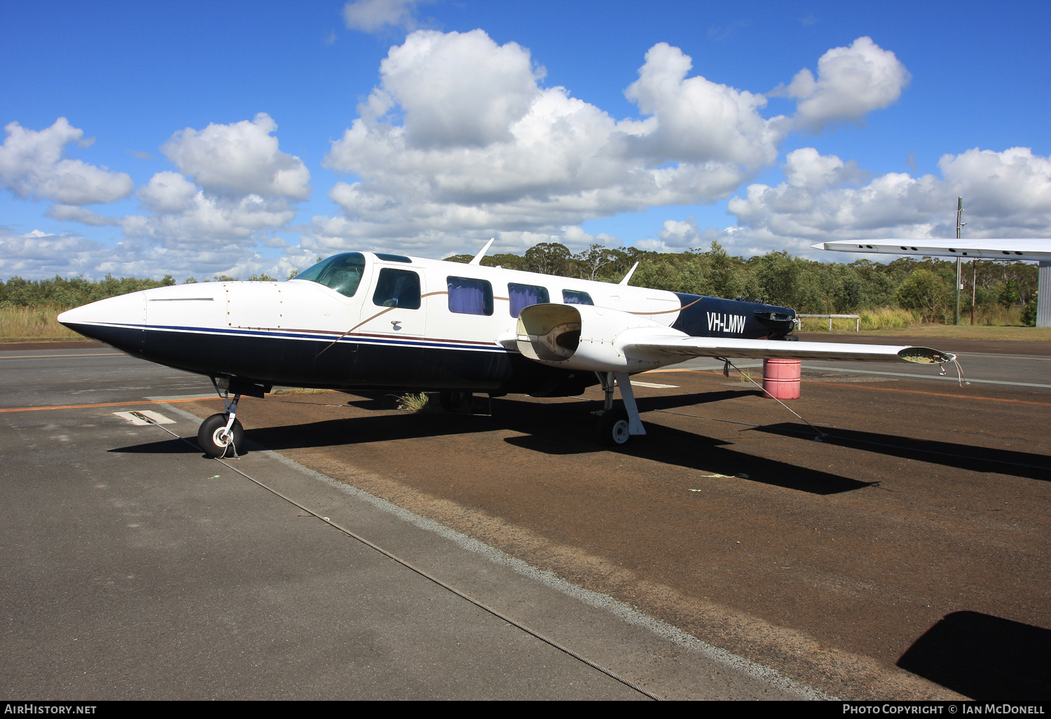 Aircraft Photo of VH-LMW | Piper Aerostar 600A | AirHistory.net #116099