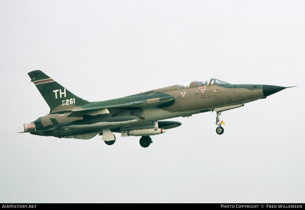 Aircraft Photo of 63-8261 / AF63-261 | Republic F-105F Thunderchief ...
