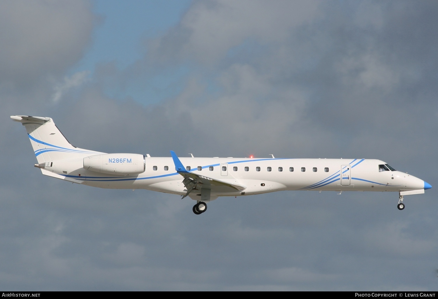 Aircraft Photo of N286FM | Embraer ERJ-145XR (EMB-145XR) | AirHistory ...