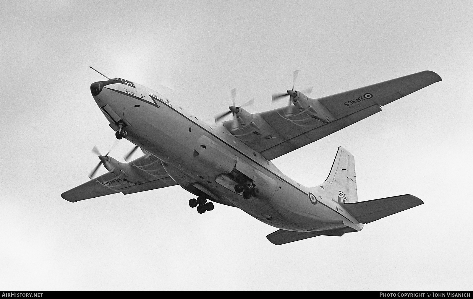 Aircraft Photo of XR365 | Short SC.5 Belfast C1 | UK - Air Force ...