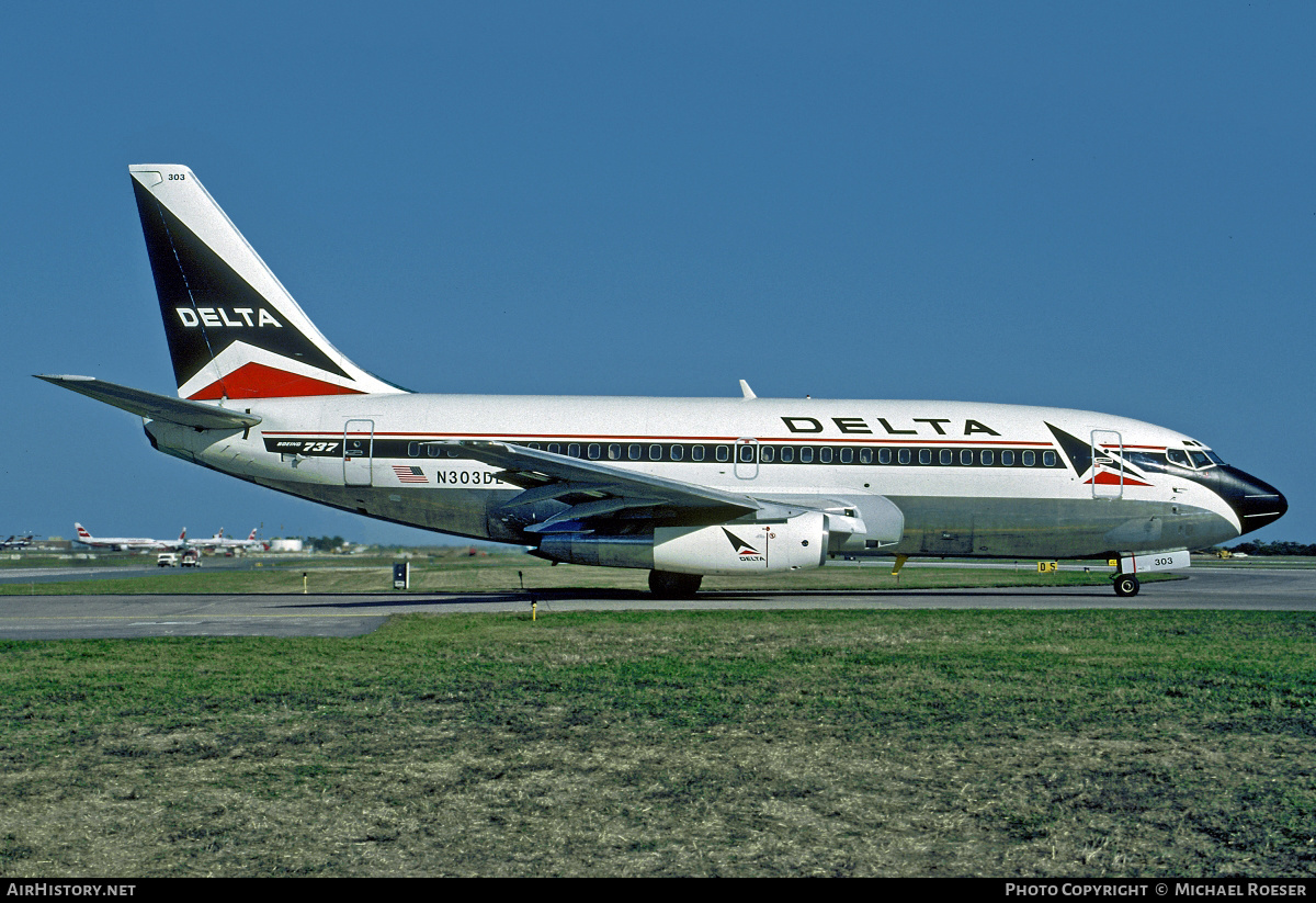 Aircraft Photo of N303DL | Boeing 737-232/Adv | Delta Air Lines ...