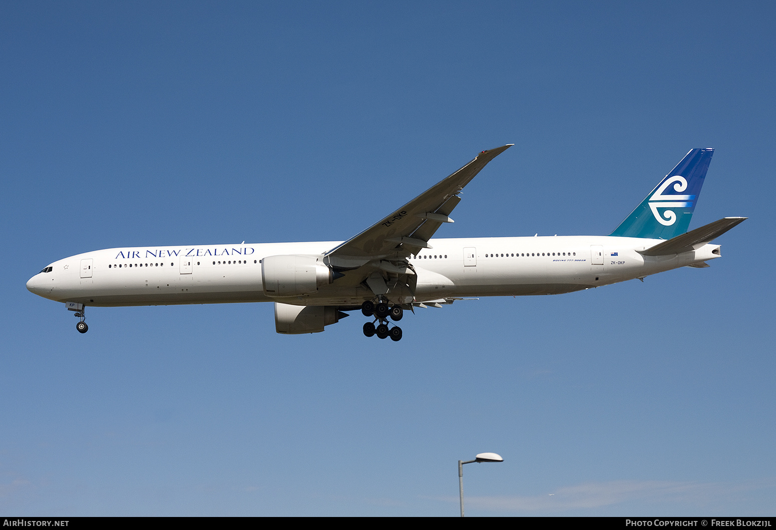 Aircraft Photo of ZK-OKP | Boeing 777-319/ER | Air New Zealand ...