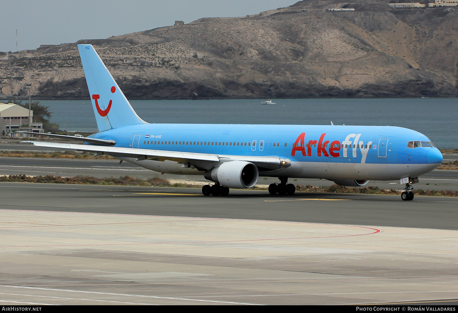 Aircraft Photo of PH-AHQ | Boeing 767-383/ER | ArkeFly | AirHistory.net ...
