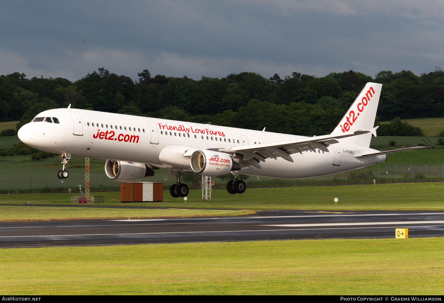 Aircraft Photo of G-POWU | Airbus A321-211 | Jet2 Holidays | AirHistory ...