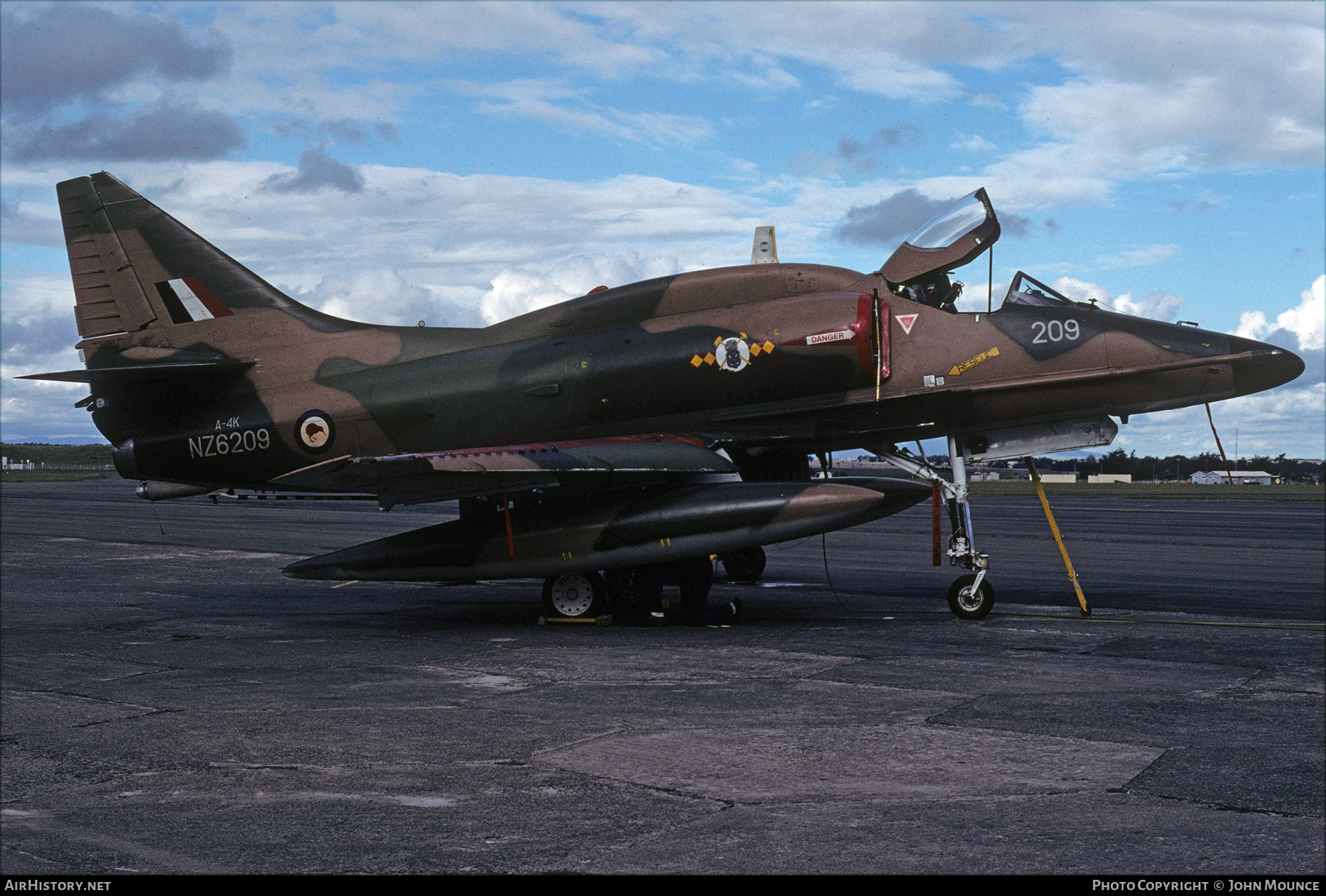 Aircraft Photo of NZ6209 | Douglas A-4K Skyhawk | New Zealand - Air ... Aircraft Photo of NZ6209 | Douglas A-4K Skyhawk | New Zealand - Air ...
