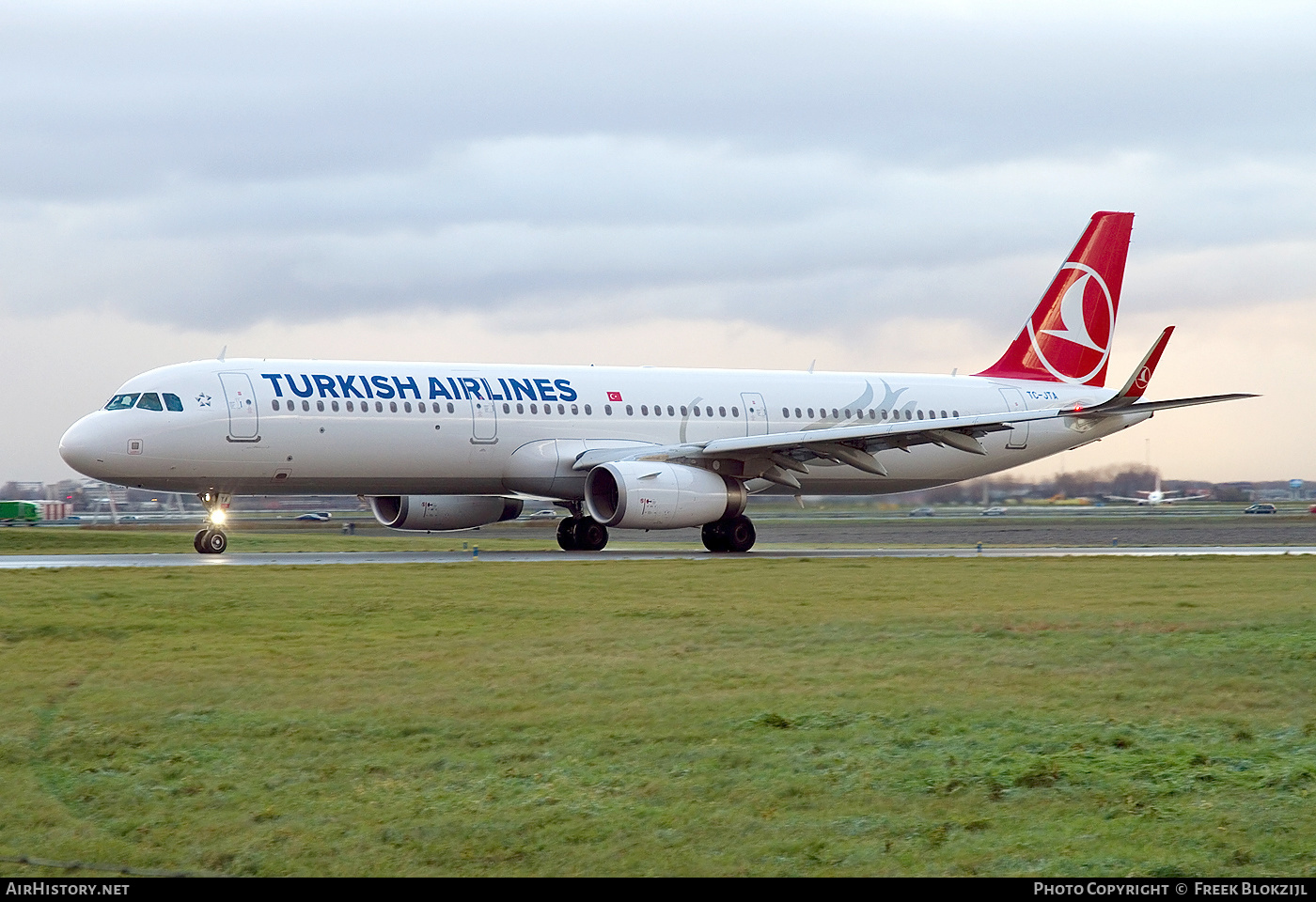 Aircraft Photo of TC-JTA | Airbus A321-231 | Turkish Airlines ...