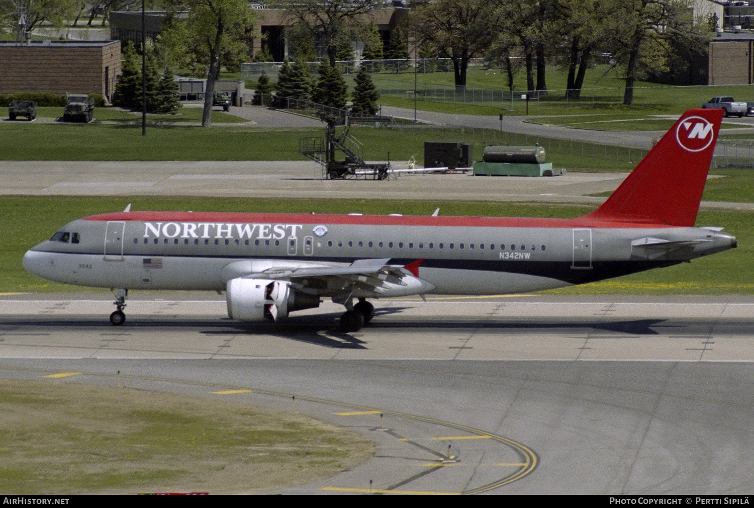 Aircraft Photo of N342NW | Airbus A320-212 | Northwest Airlines ...