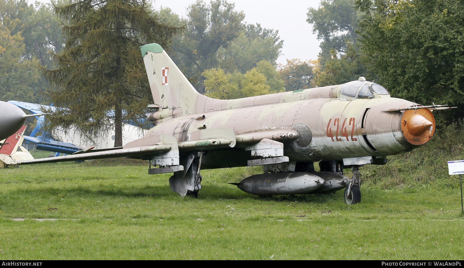 Aircraft Photo of 4242 | Sukhoi Su-20R | Poland - Air Force ...