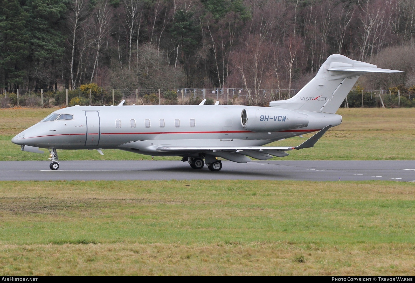 Aircraft Photo of 9H-VCW | Bombardier Challenger 350 (BD-100-1A10) | VistaJet | AirHistory.net ...