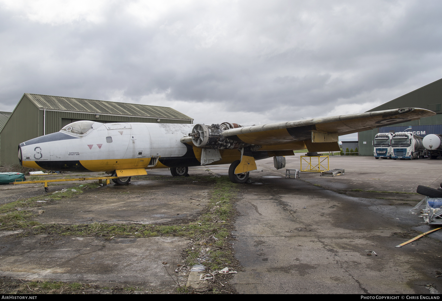 Aircraft Photo of WK126 | English Electric Canberra TT18 | UK - Navy ...