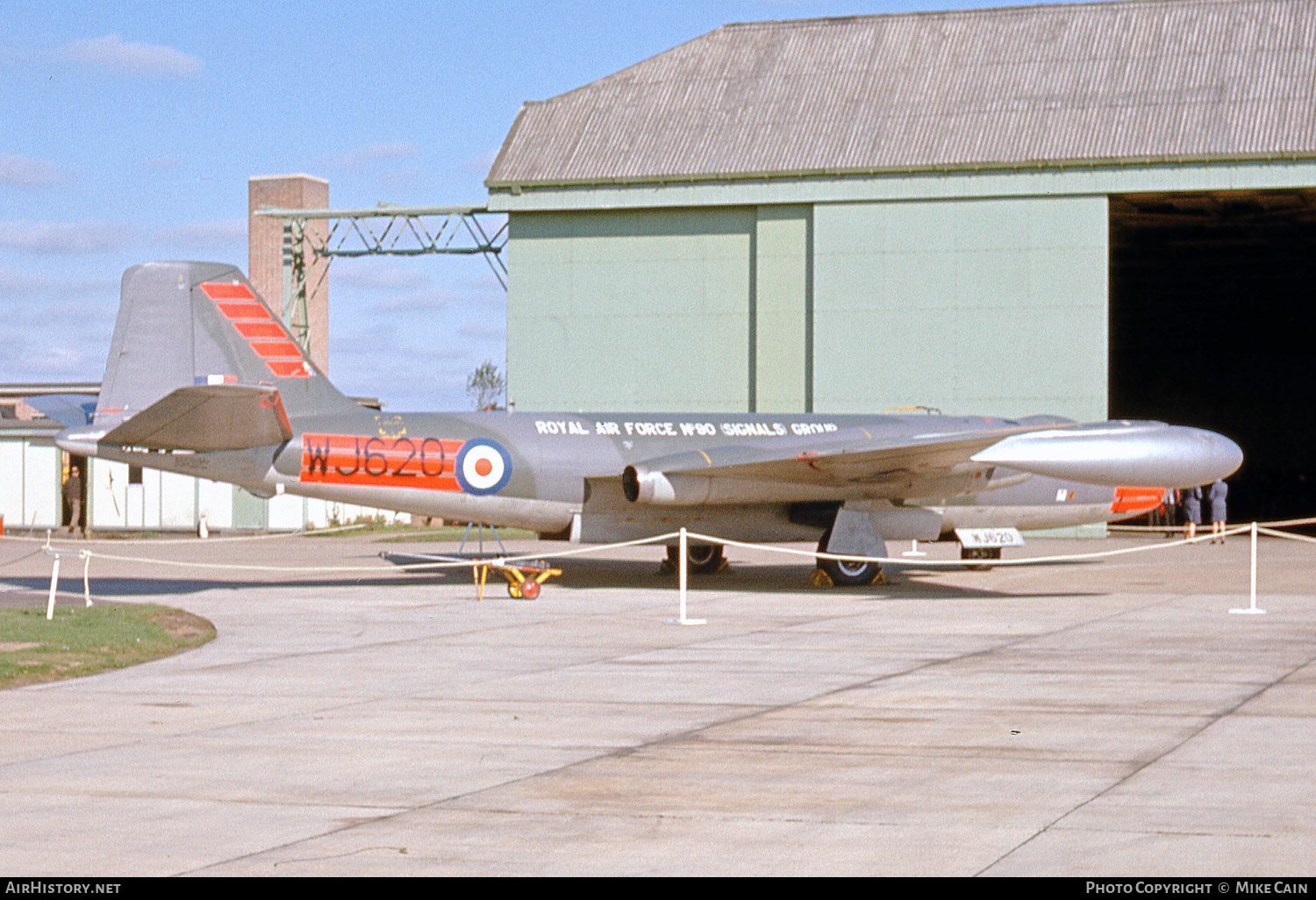 Aircraft Photo of WJ620 | English Electric Canberra B2 | UK - Air Force ...