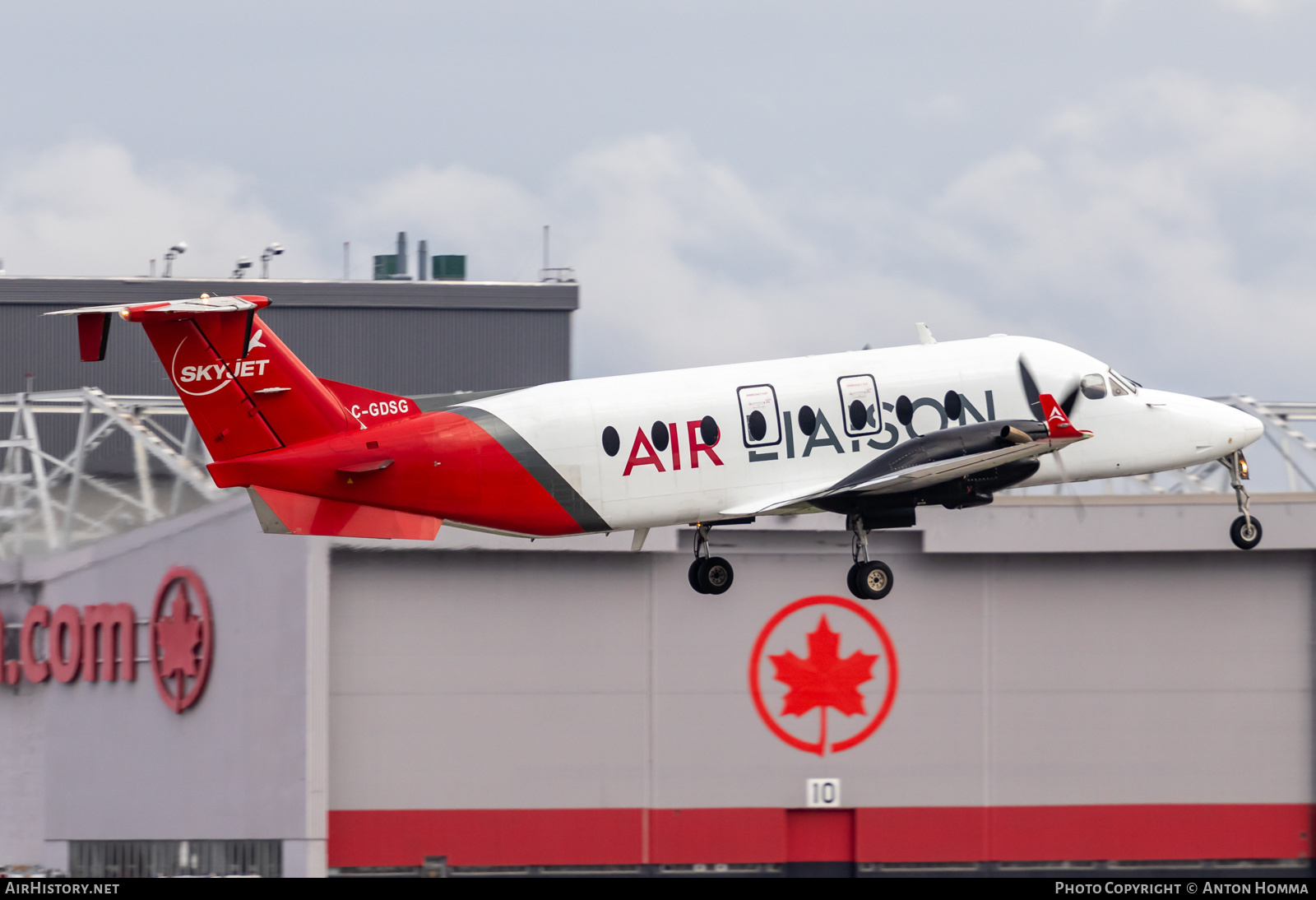 Aircraft Photo of C-GDSG | Raytheon 1900D | Air Liaison | AirHistory ...