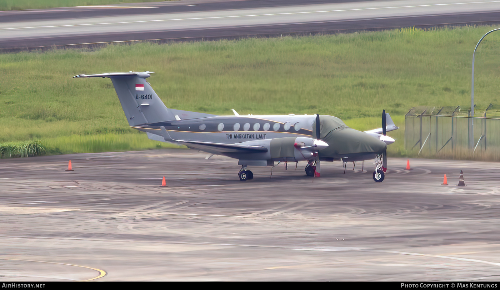 Aircraft Photo of U-6401 | Beechcraft B300 King Air 350 | Indonesia ...