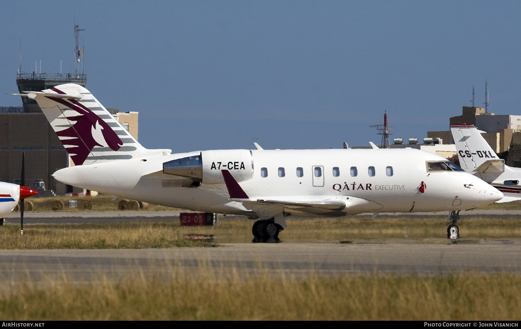 Aircraft Photo of A7-CEA | Bombardier Challenger 605 (CL-600-2B16 ...