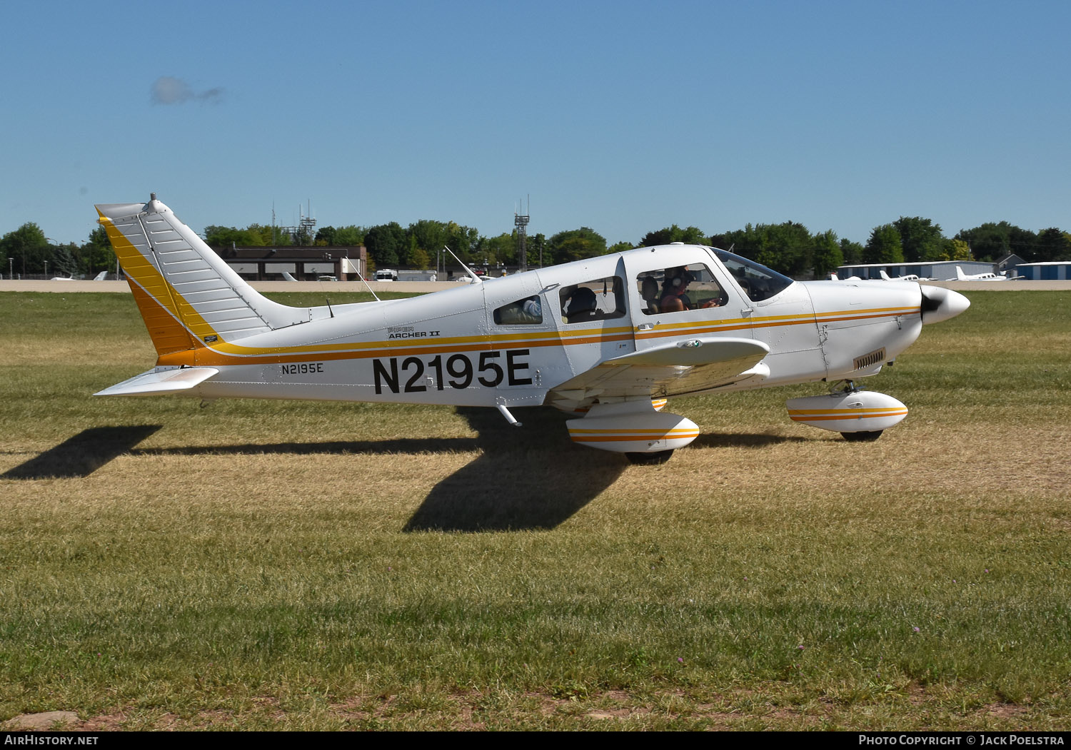 Aircraft Photo of N2195E | Piper PA-28-181 Cherokee Archer II ...