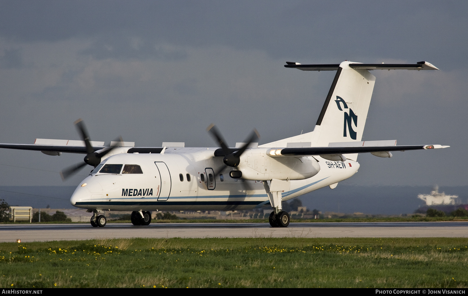 Aircraft Photo of 9H-AEW | De Havilland Canada DHC-8-102 Dash 8 ...
