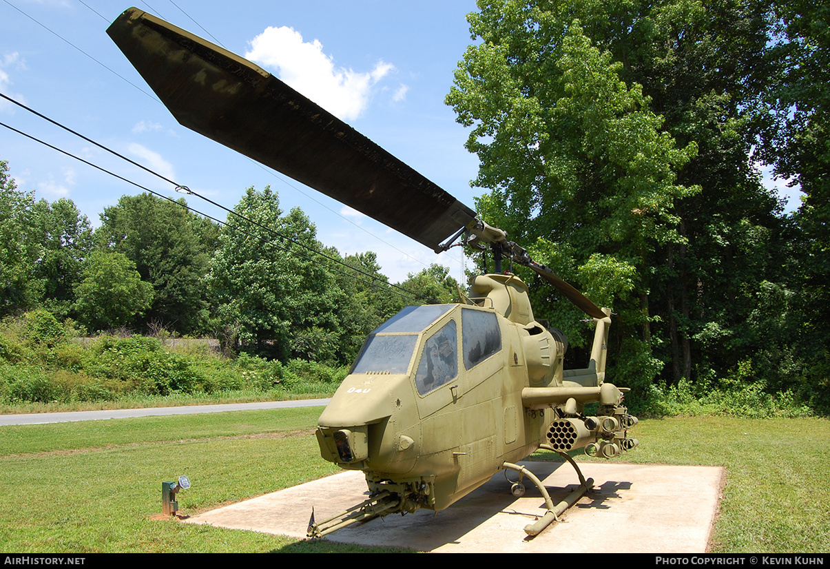 Aircraft Photo of 68-17040 | Bell AH-1F Cobra (209) | USA - Army ...