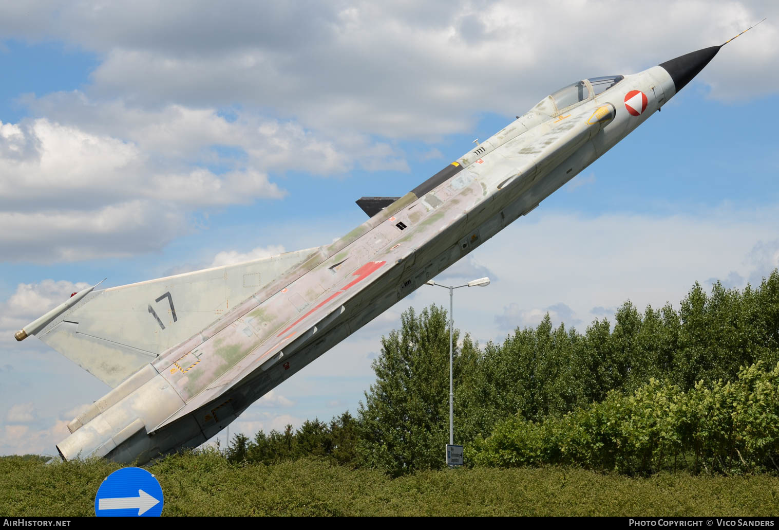 Aircraft Photo of 17 | Saab J35Oe Draken | Austria - Air Force ...