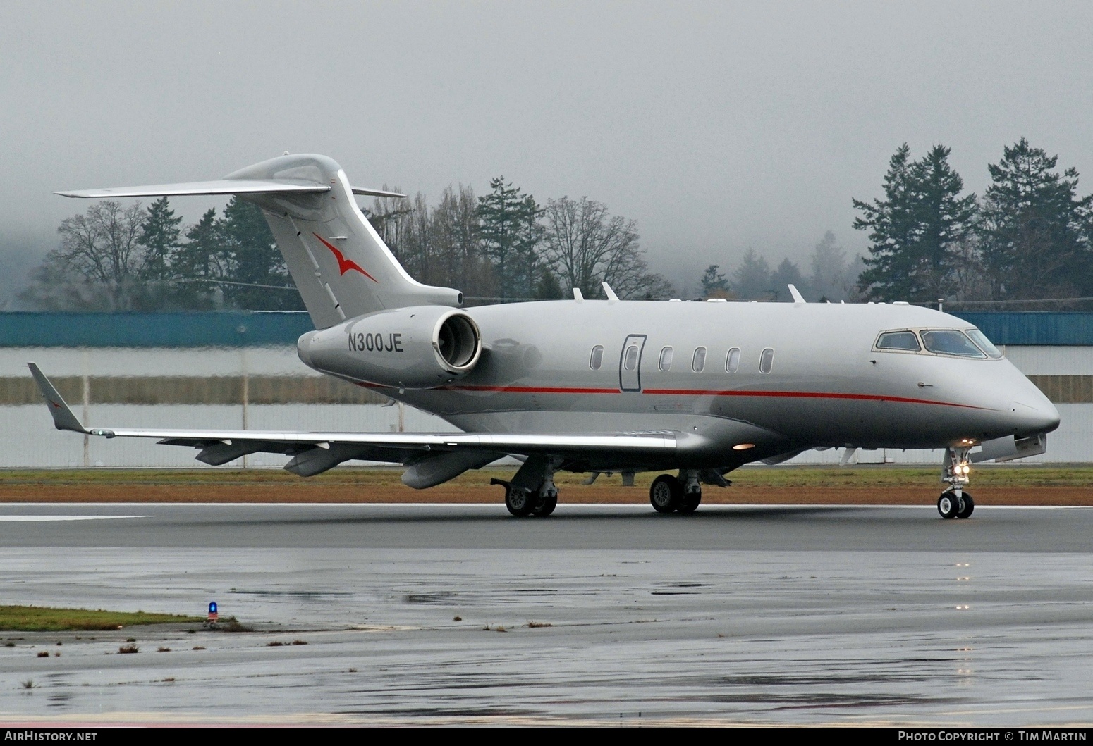 Aircraft Photo of N300JE | Bombardier Challenger 300 (BD-100-1A10 ...