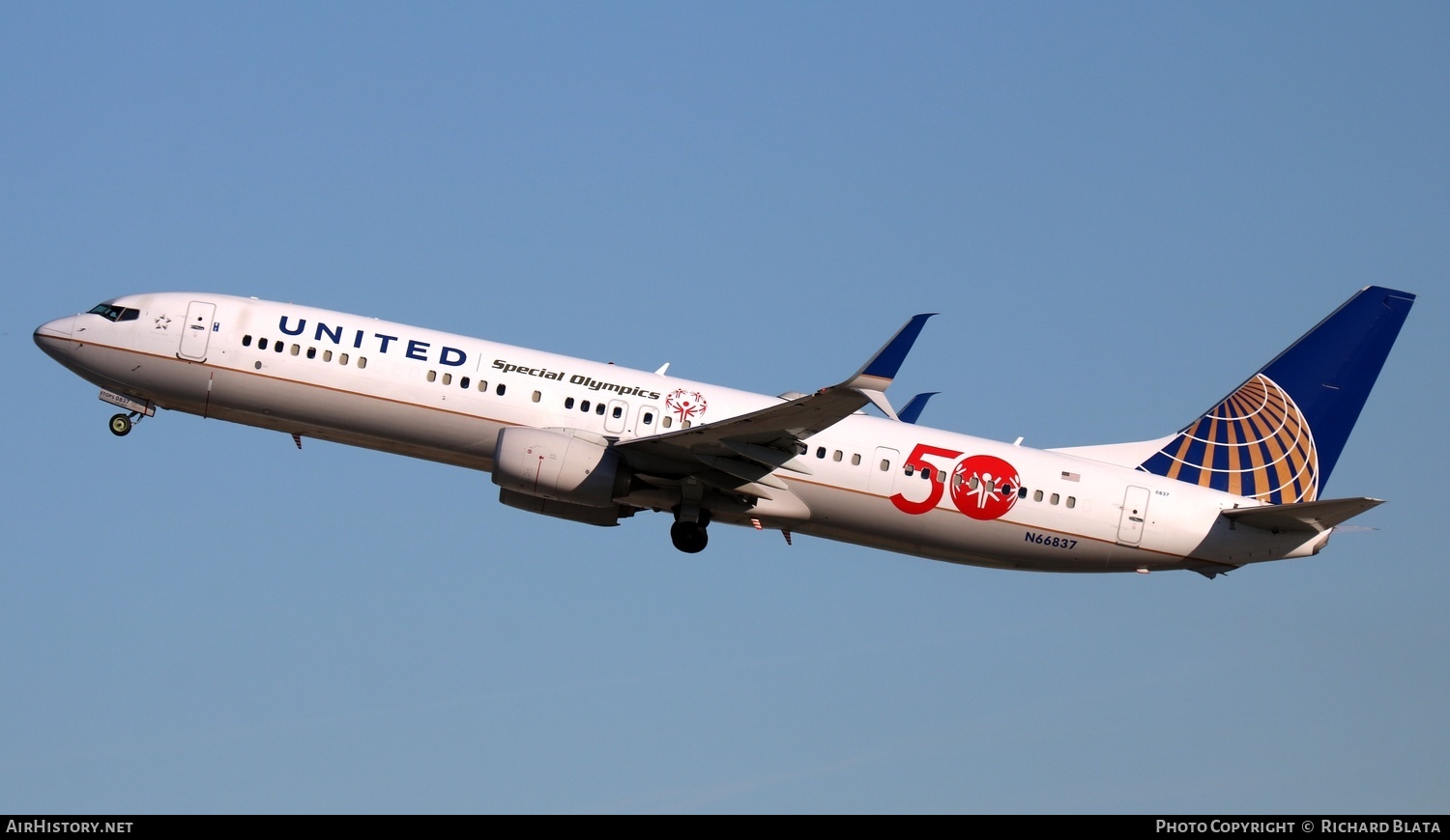 Aircraft Photo of N66837 | Boeing 737-924/ER | United Airlines ...
