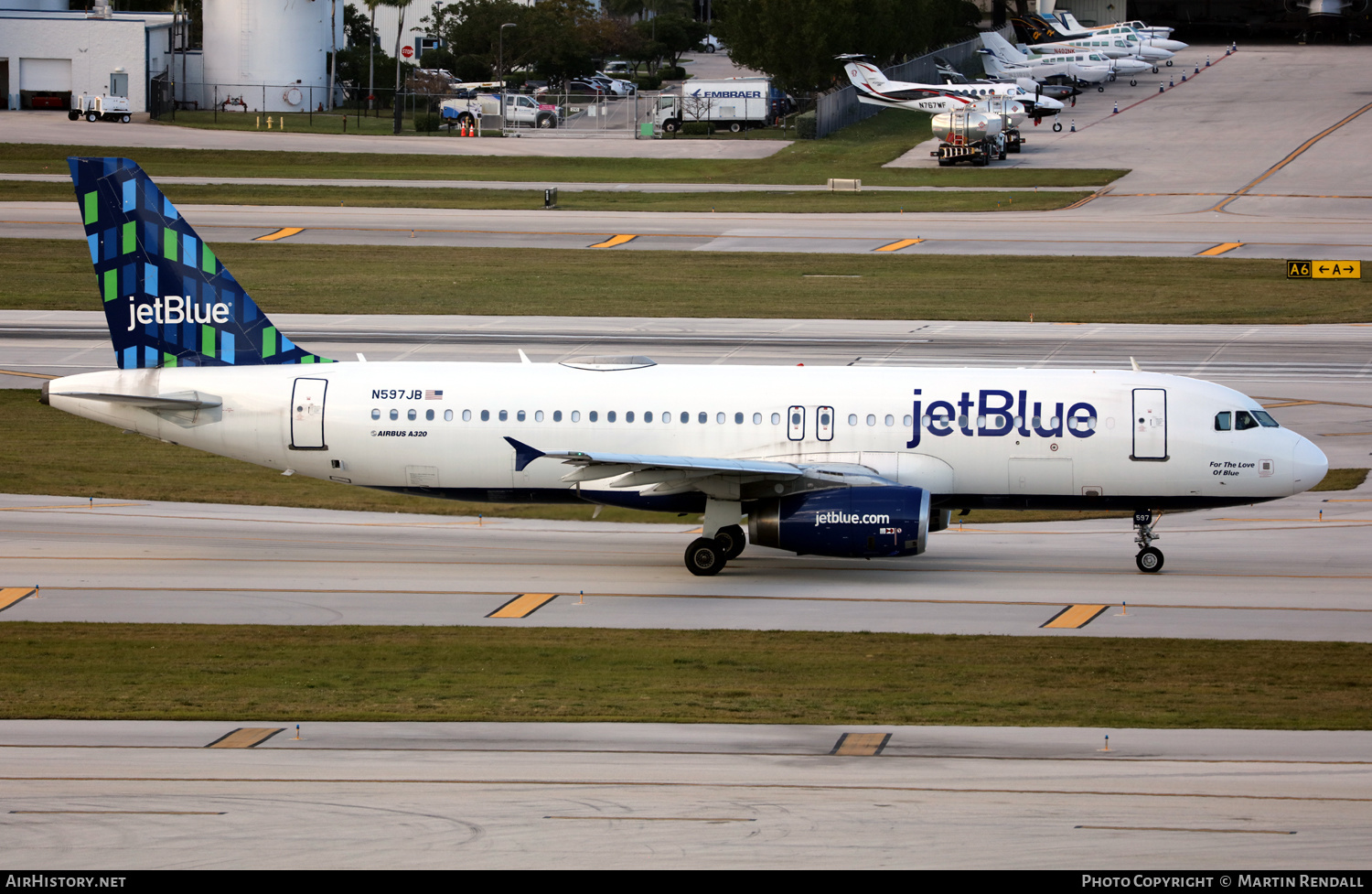 Aircraft Photo of N597JB | Airbus A320-232 | JetBlue Airways | AirHistory.net #661864