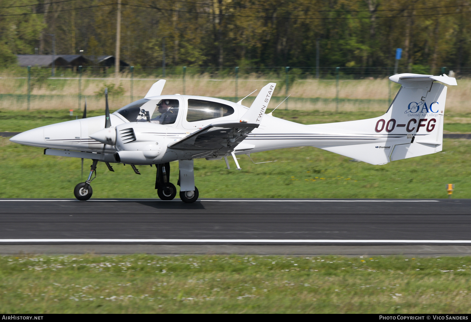 Aircraft Photo of OO-CFG | Diamond DA42 Twin Star | OAC - Ostend Air College | AirHistory.net ...