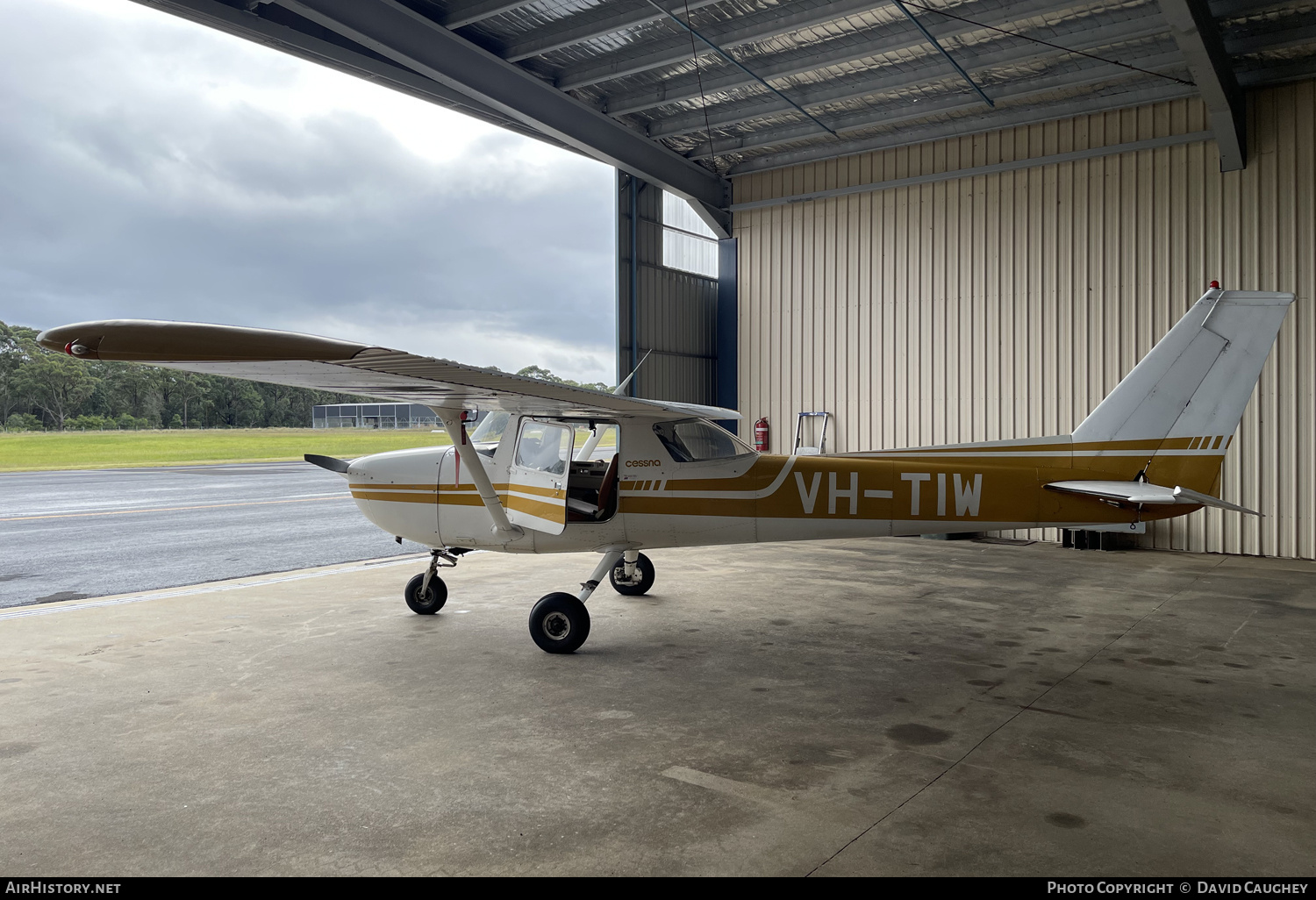 Aircraft Photo of VH-TIW | Cessna 150M Commuter | AirHistory.net #685413