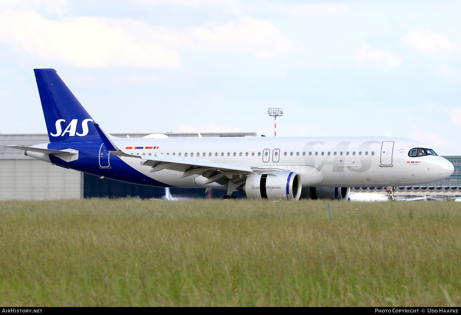 Aircraft Photo of SE-RUF | Airbus A320-251N | Scandinavian Airlines - SAS | AirHistory.net #690367