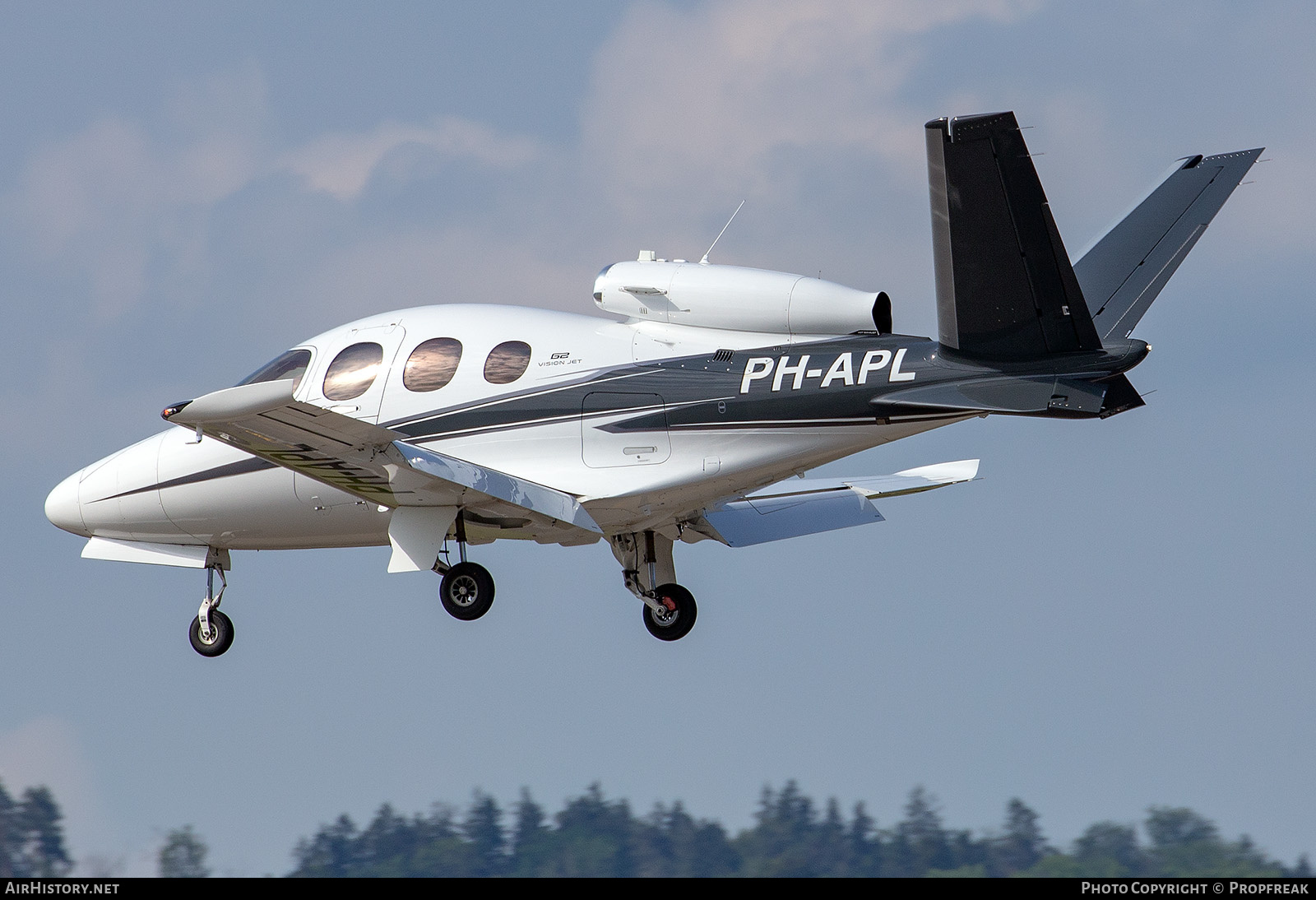 Aircraft Photo of PH-APL | Cirrus SF-50 Vision G2 | AirHistory.net #696705