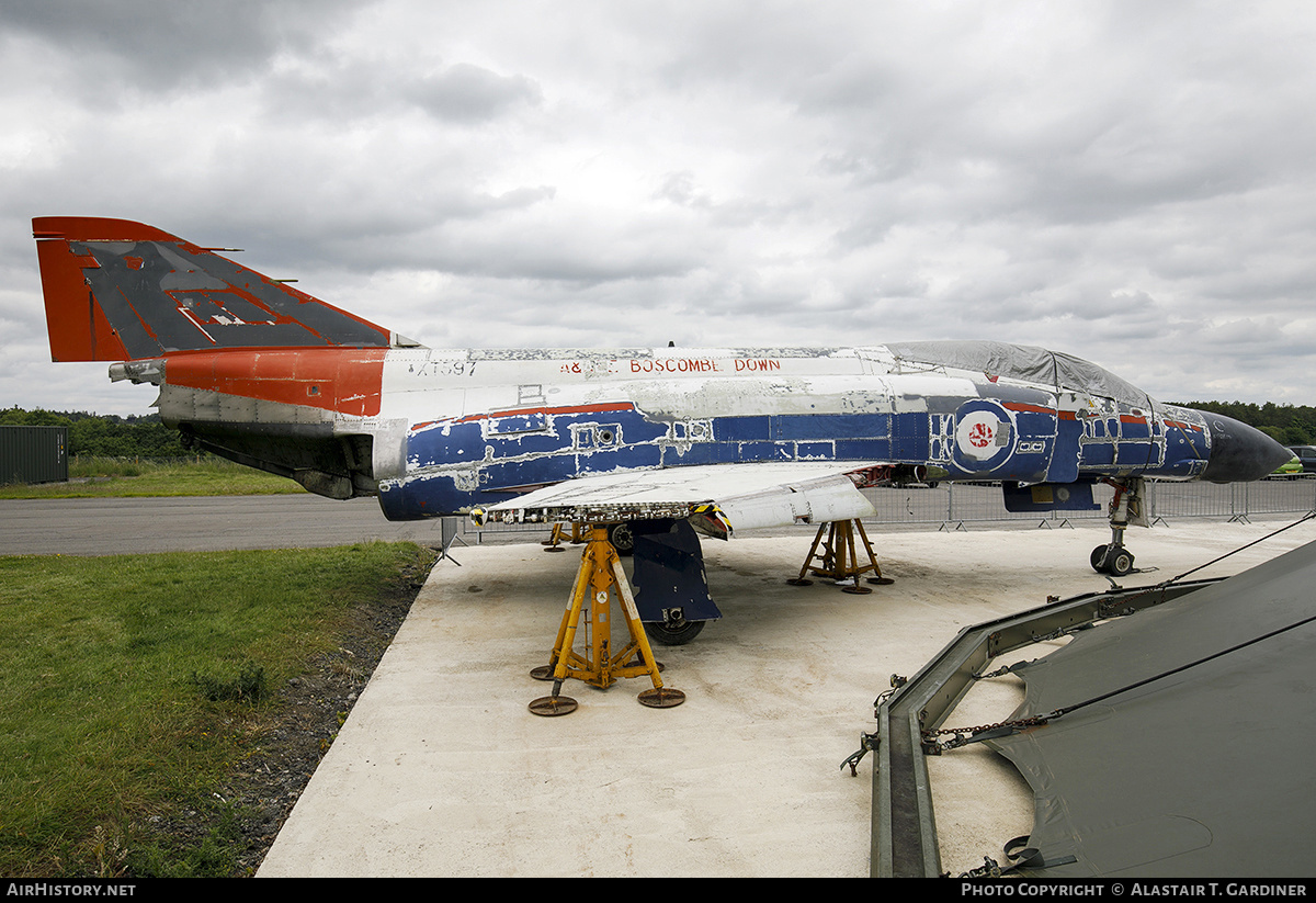 Aircraft Photo of XT597 | McDonnell F-4K Phantom FG1 | UK - Air Force ...