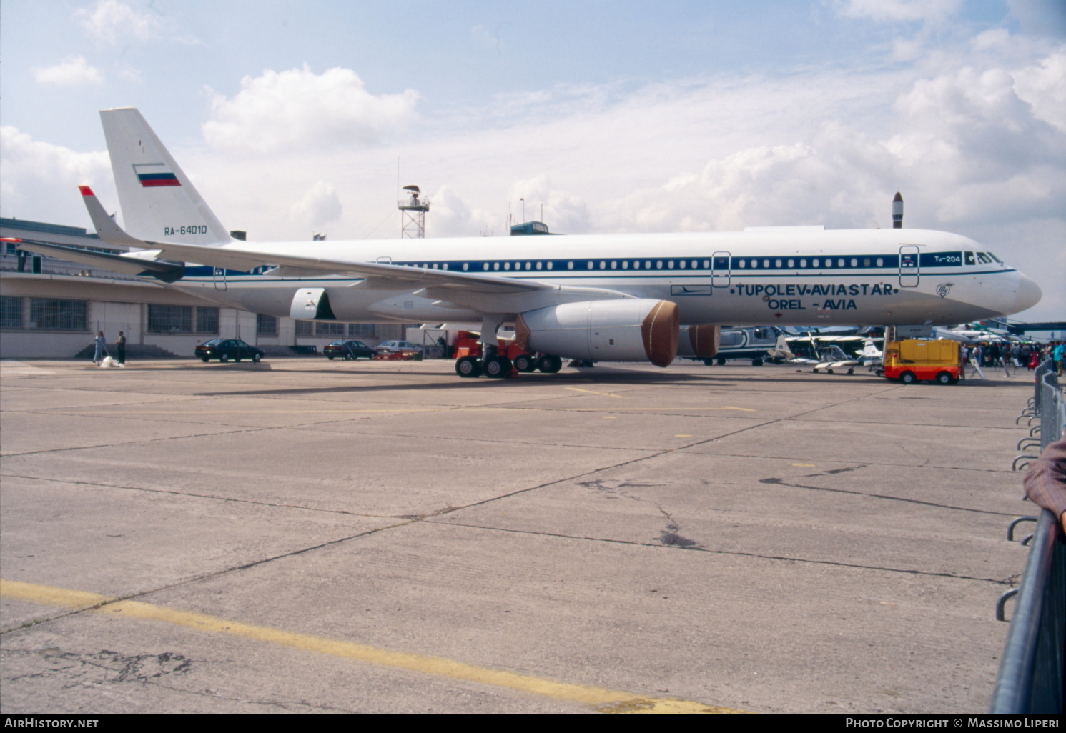Aircraft Photo of RA-64010 | Tupolev Tu-204 | Tupolev | AirHistory.net #717420