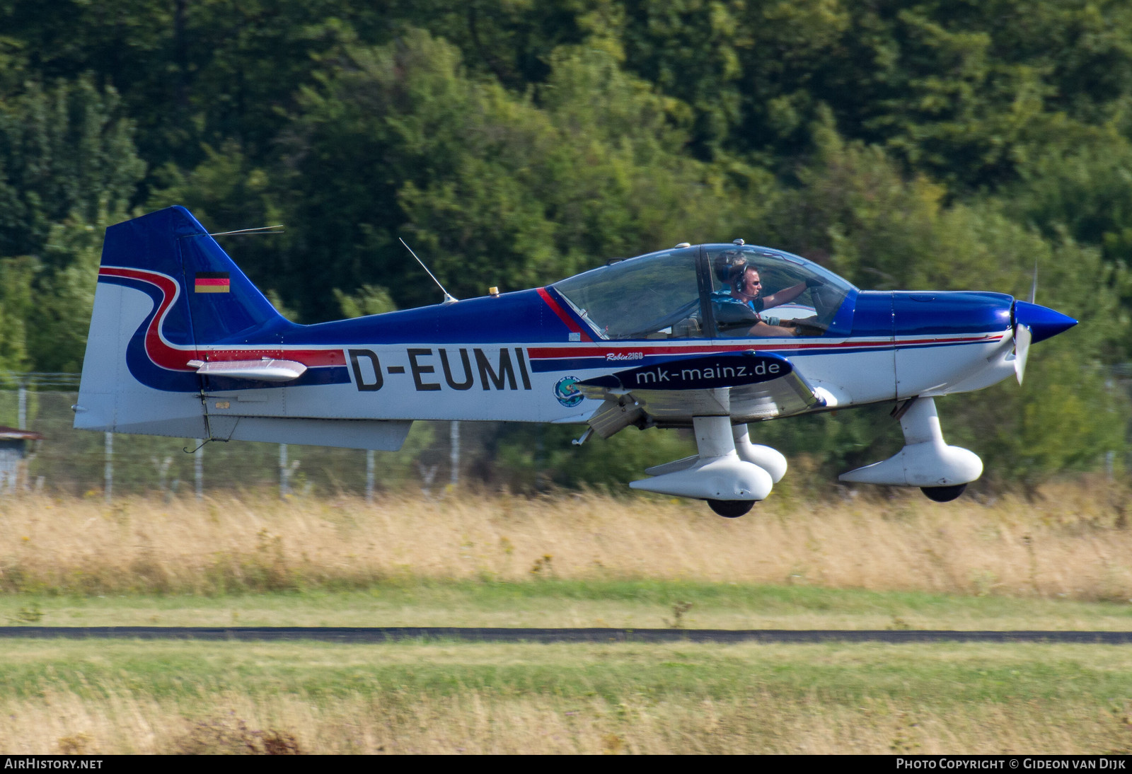 Aircraft Photo of D-EUMI | Robin R-2160D Acrobin | MKM Flight Training ...
