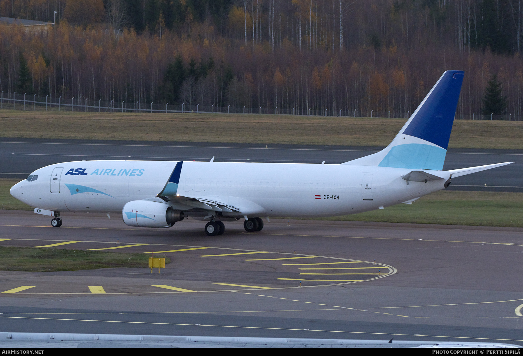 Aircraft Photo of OE-IXV | Boeing 737-86N(BCF) | ASL Airlines | AirHistory.net #741400