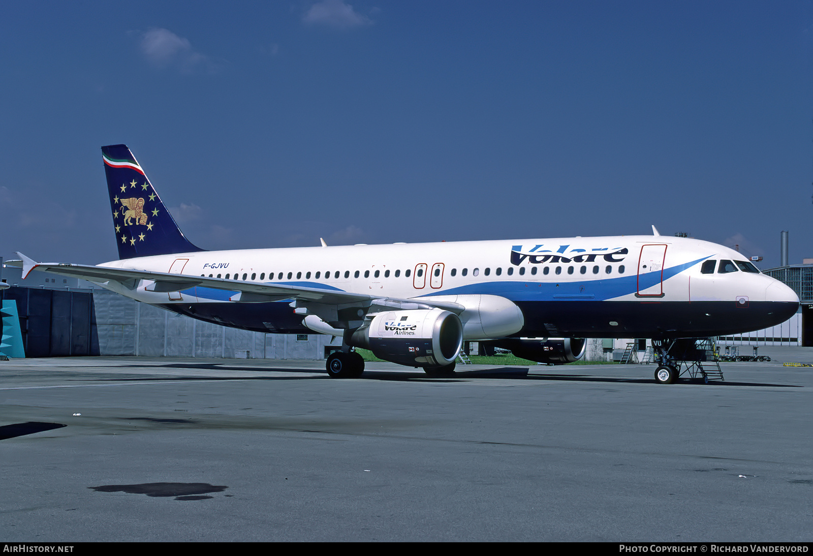 Aircraft Photo of F-GJVU | Airbus A320-211 | Volare Airlines ...