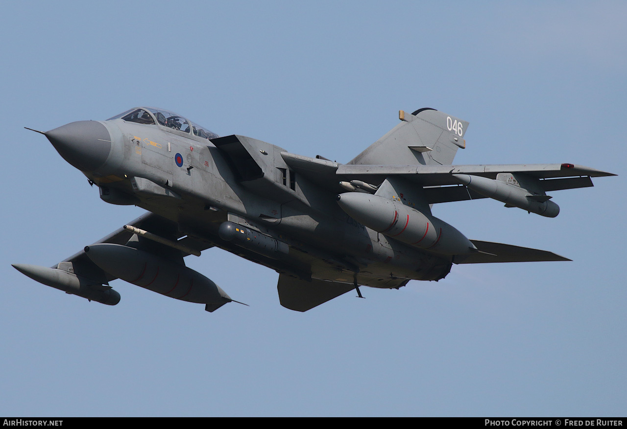Aircraft Photo of ZA554 | Panavia Tornado GR4 | UK - Air Force ...