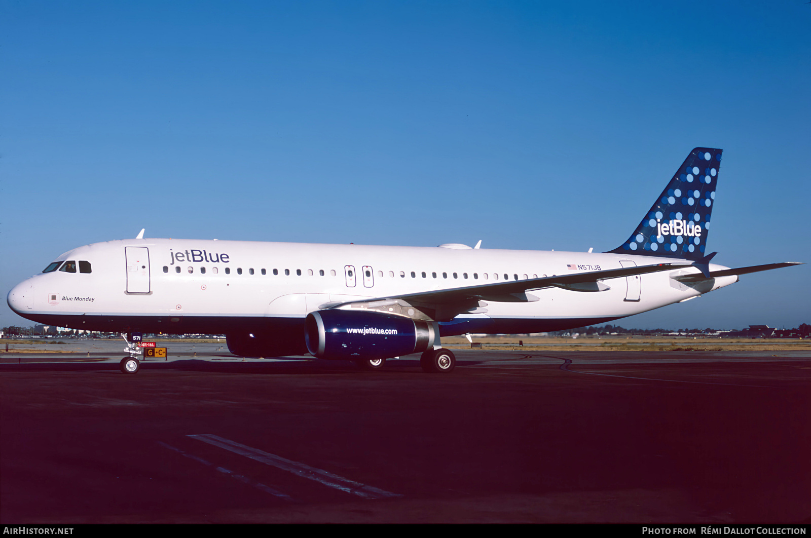 Aircraft Photo of N571JB | Airbus A320-232 | JetBlue Airways | AirHistory.net #793176