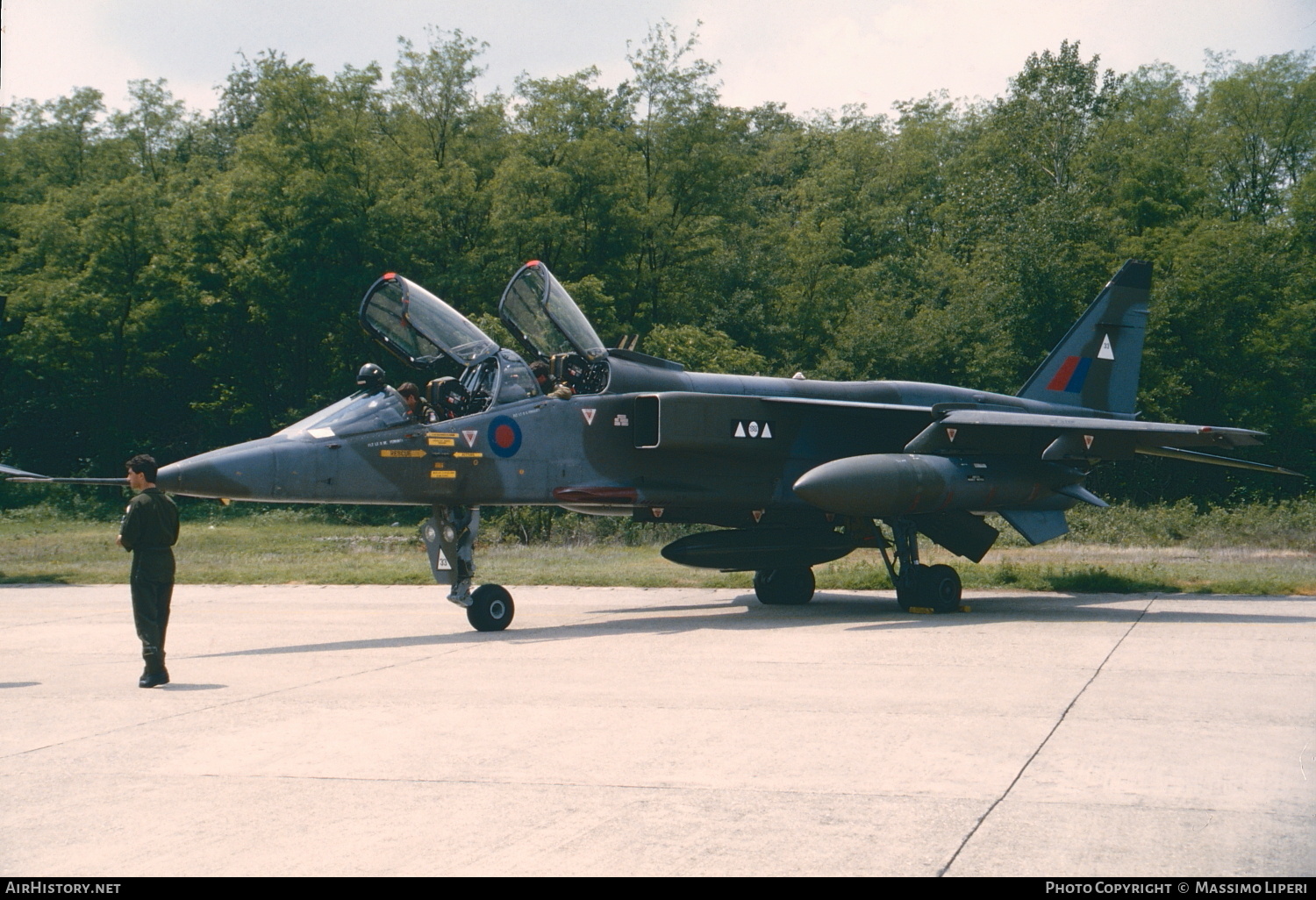 Aircraft Photo of XX842 | Sepecat Jaguar T2 | UK - Air Force ...