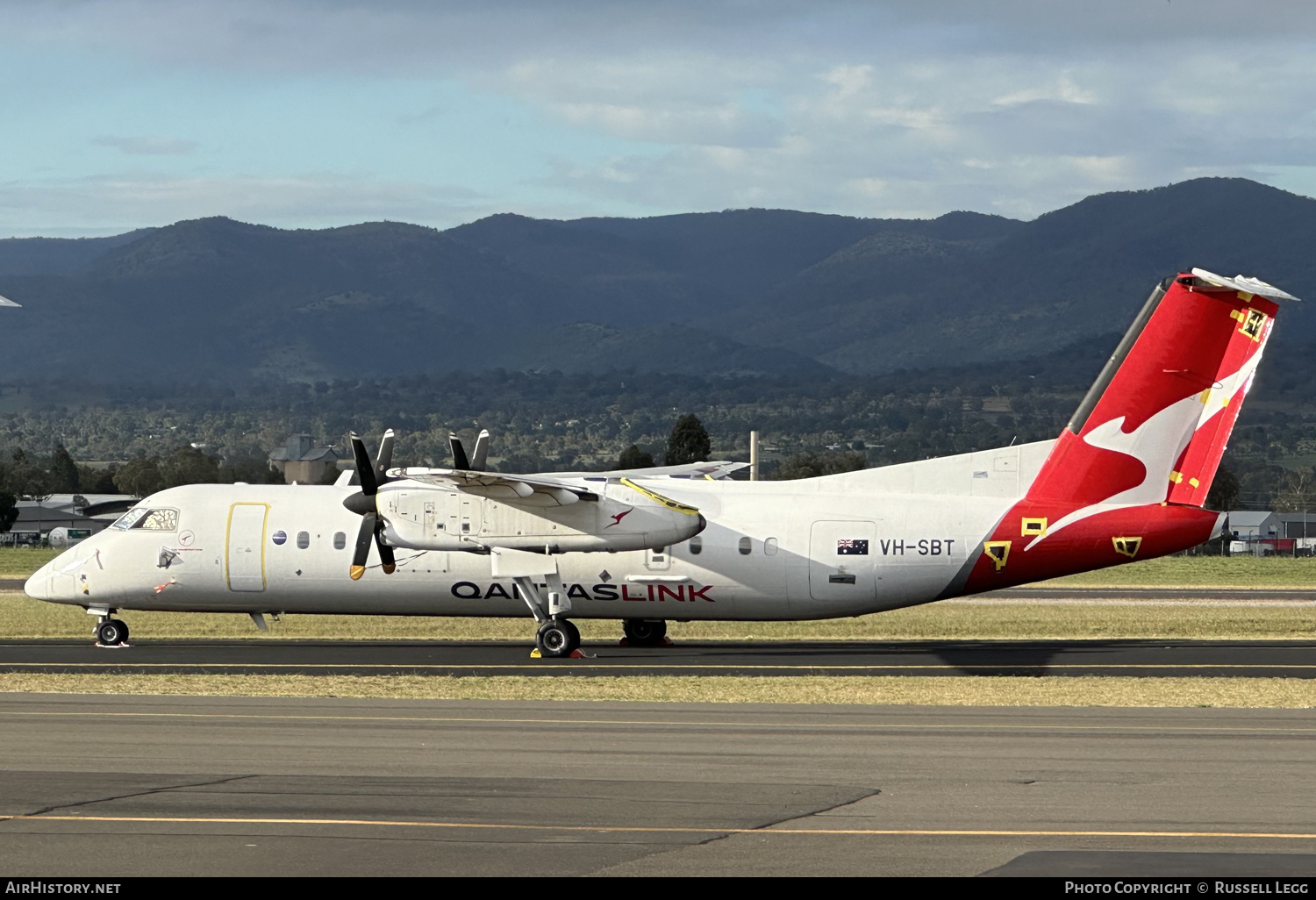 Aircraft Photo of VH-SBT | Bombardier DHC-8-315Q Dash 8 | QantasLink | AirHistory.net #811194