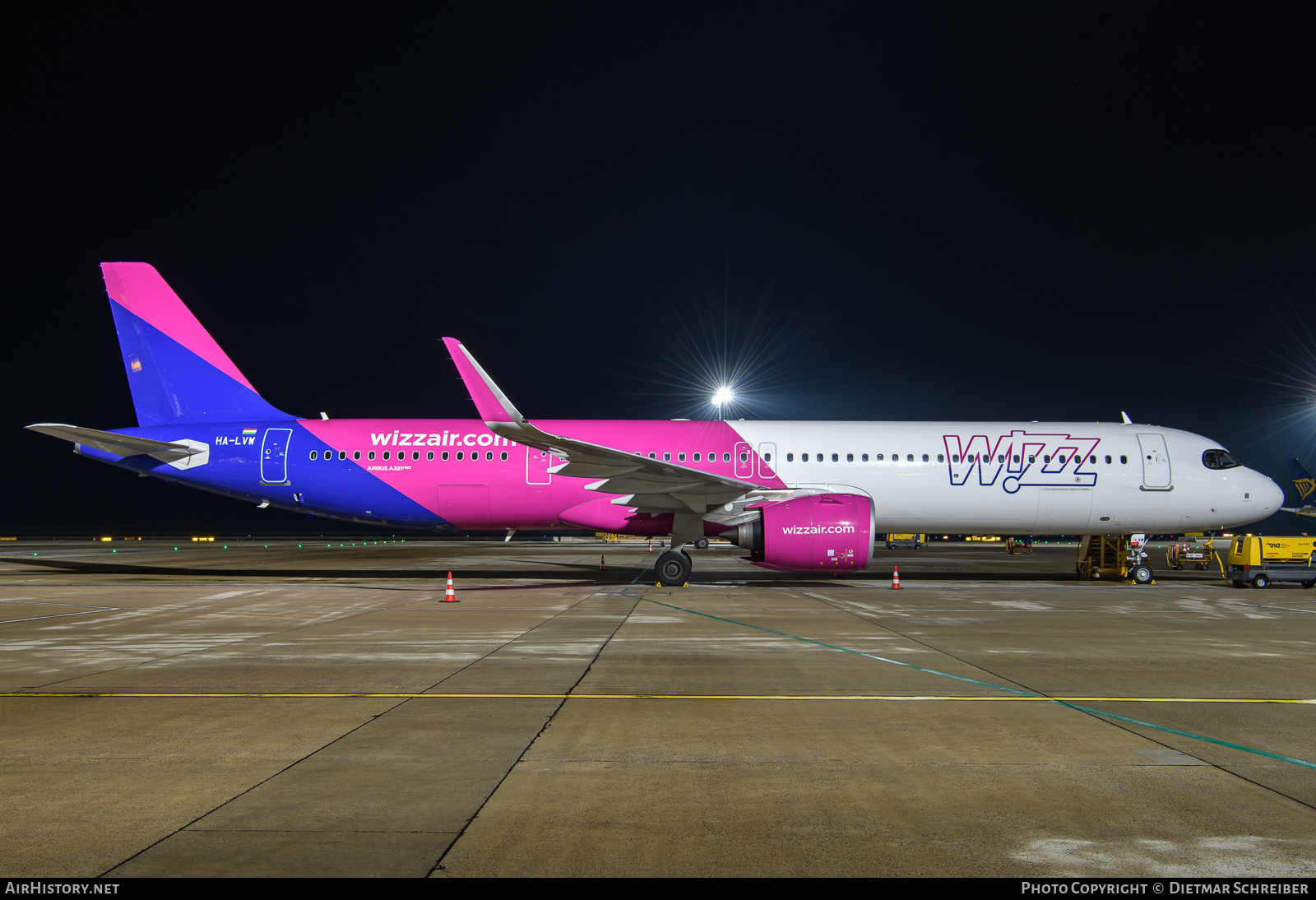 Aircraft Photo of HA-LVW | Airbus A321-271NX | Wizz Air | AirHistory.net #830343